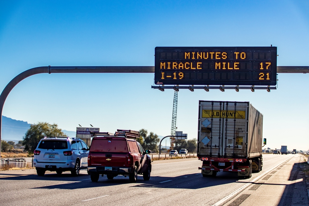 2008: Arizona DOT Launches Dynamic Message Sign Pilot Project to ...