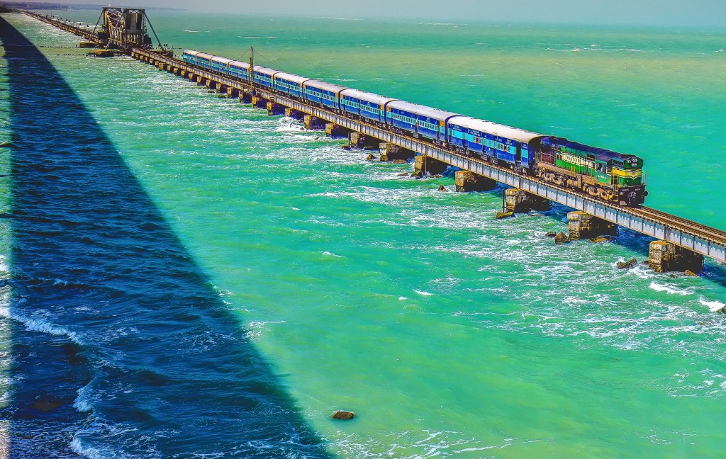 1914: India Builds Its First Sea Bridge – The Queen of Indian Bridges ...