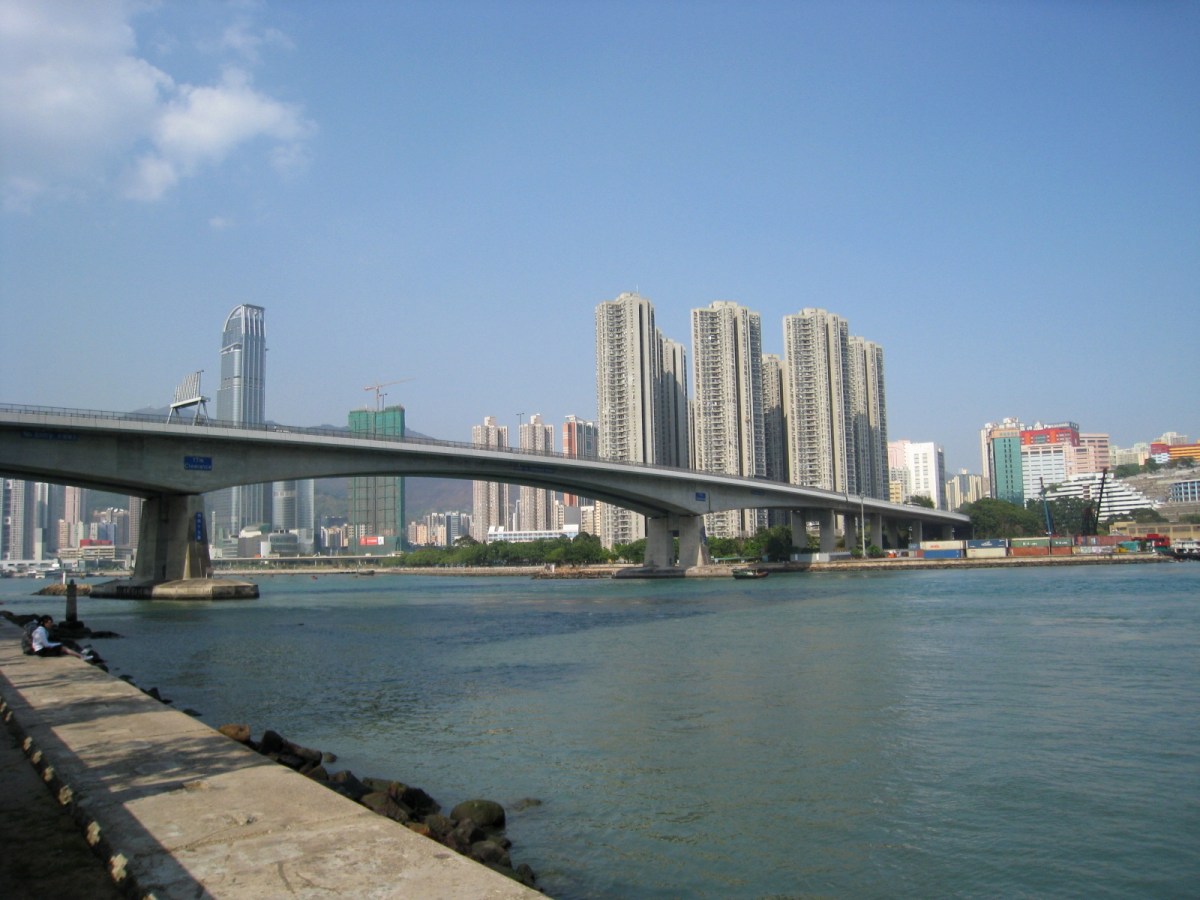 Hong Kong Gets a New Bridge – Transportation History