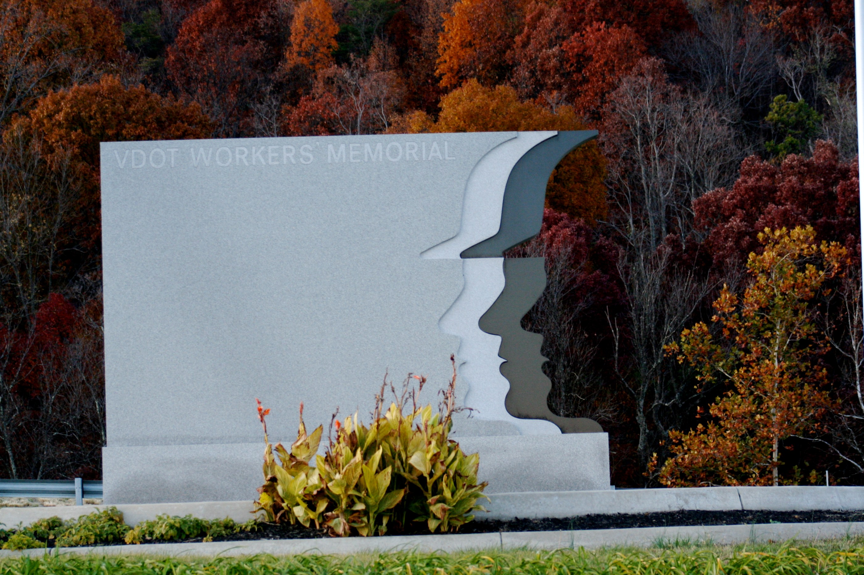 National Work Zone Awareness Week (NWZAW): The VDOT Workers’ Memorial ...