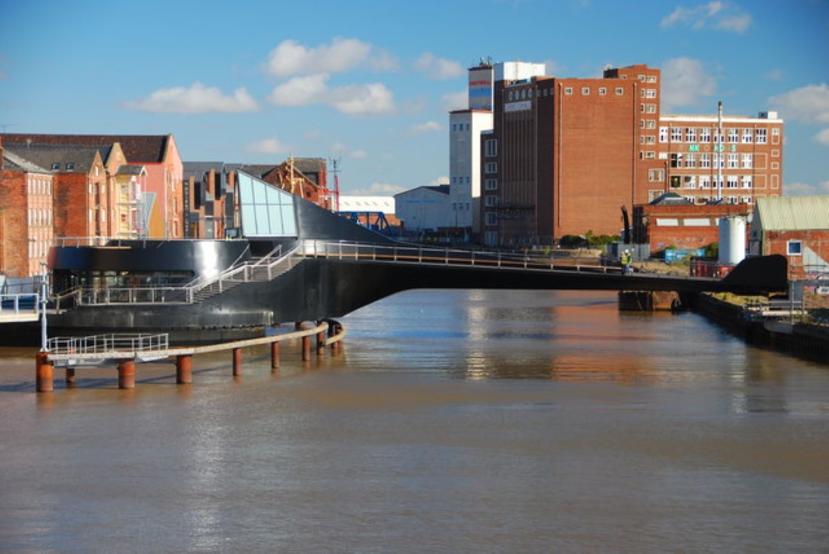 2015: The Rollout of an Innovative and Apostrophe-Shaped Bridge in ...