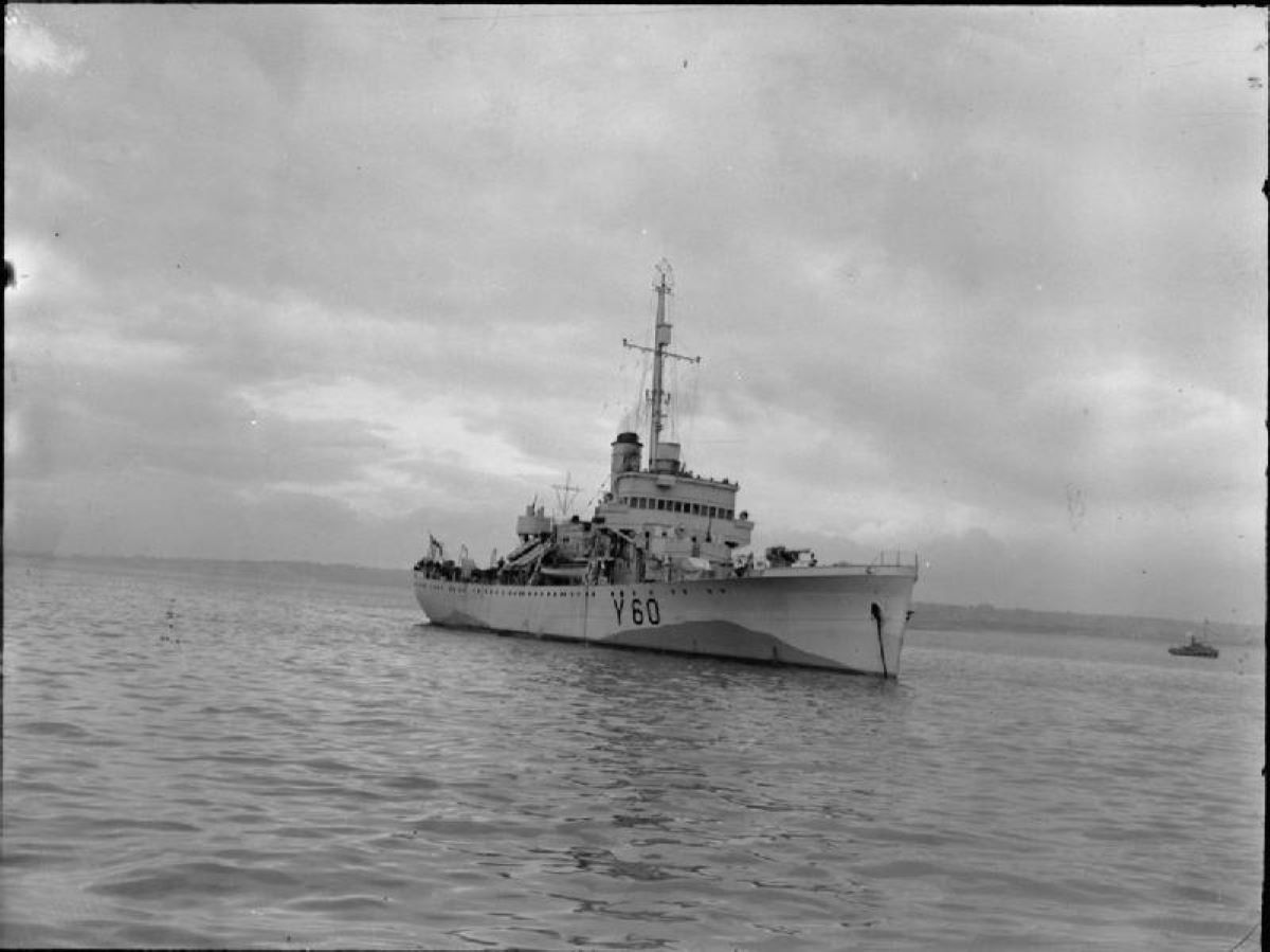 1937: A U.S. Coast Guard Cutter Carries Out a Dramatic Rescue in the ...