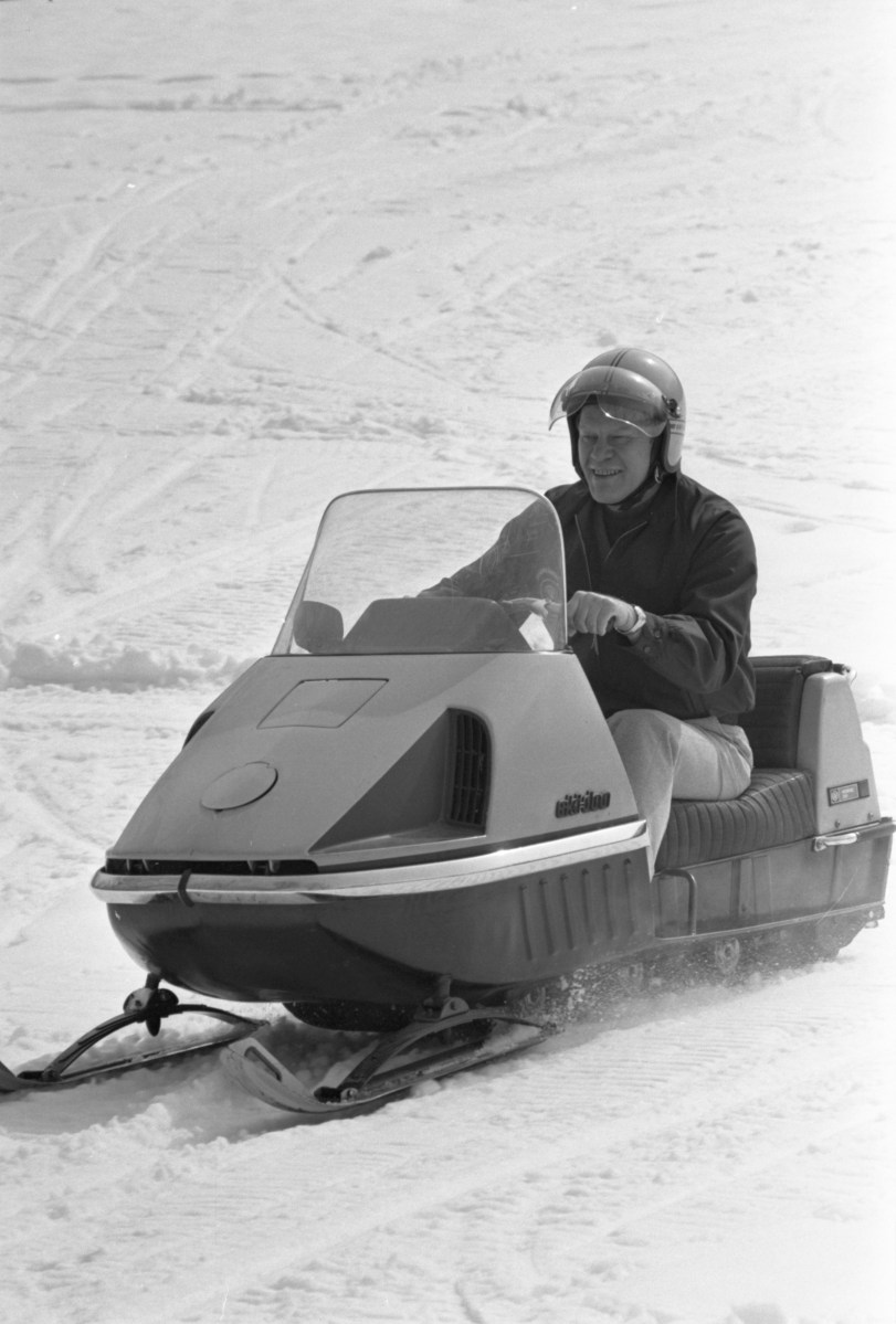 1993: A Major Milestone for a Pioneering Snowmobile – Transportation ...