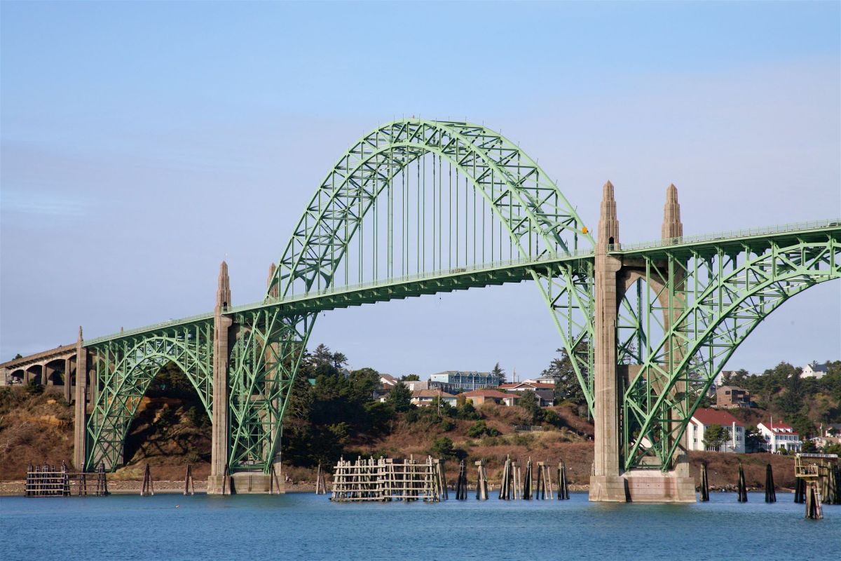 1936: A “Beautiful Example” of a Bridge in Oregon First Goes into ...