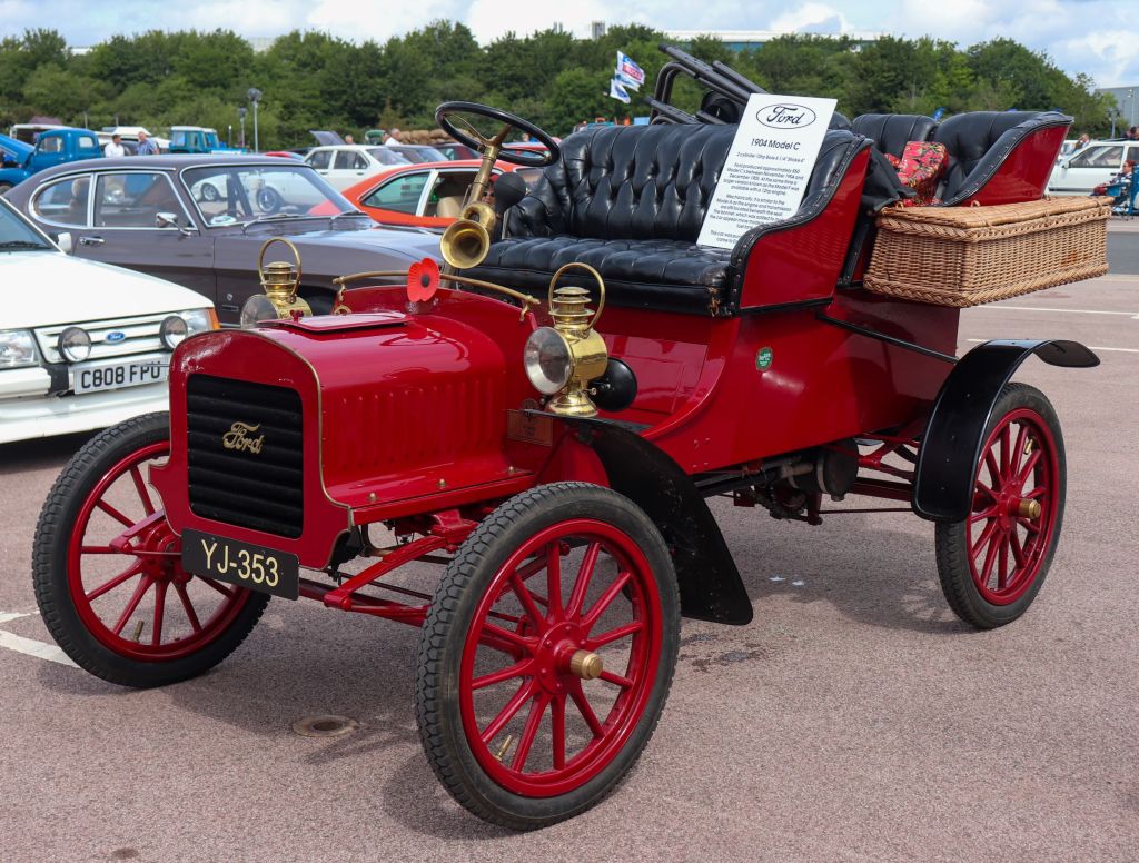 1904: An International Milestone for a Major Automotive Enterprise ...