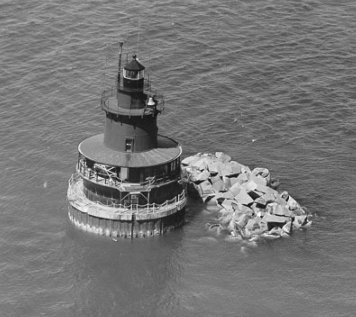 1890: An Illuminating Debut for a Boston-Area Lighthouse ...