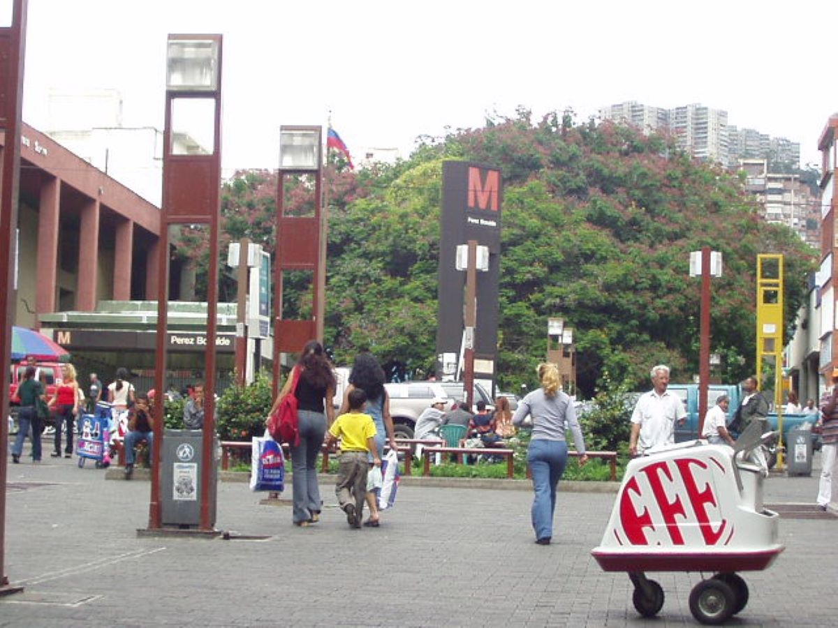 1983: A Caracas Metro Station Named for a Renowned Venezuelan Poet ...