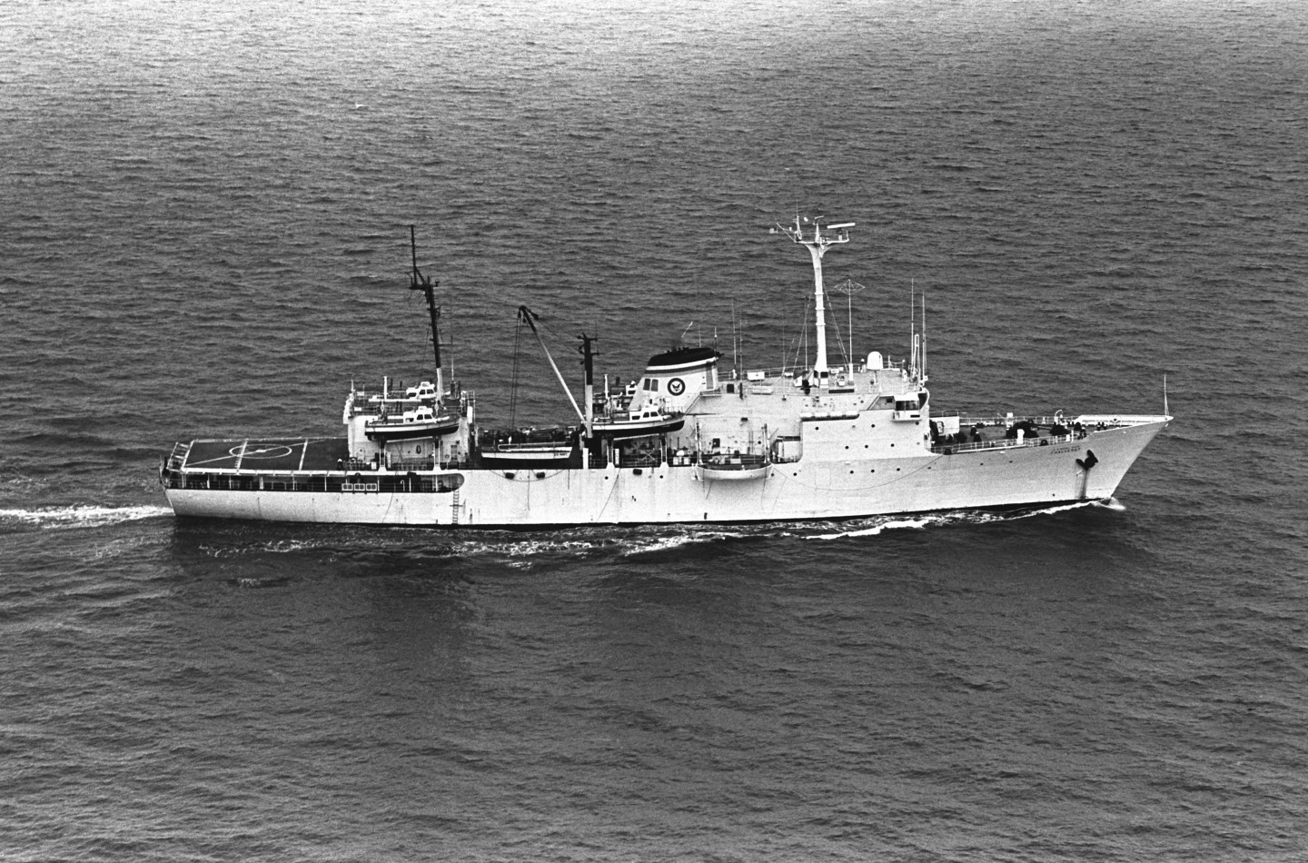 1968: The Launch of a U.S. Navy Survey Ship in Scotland ...